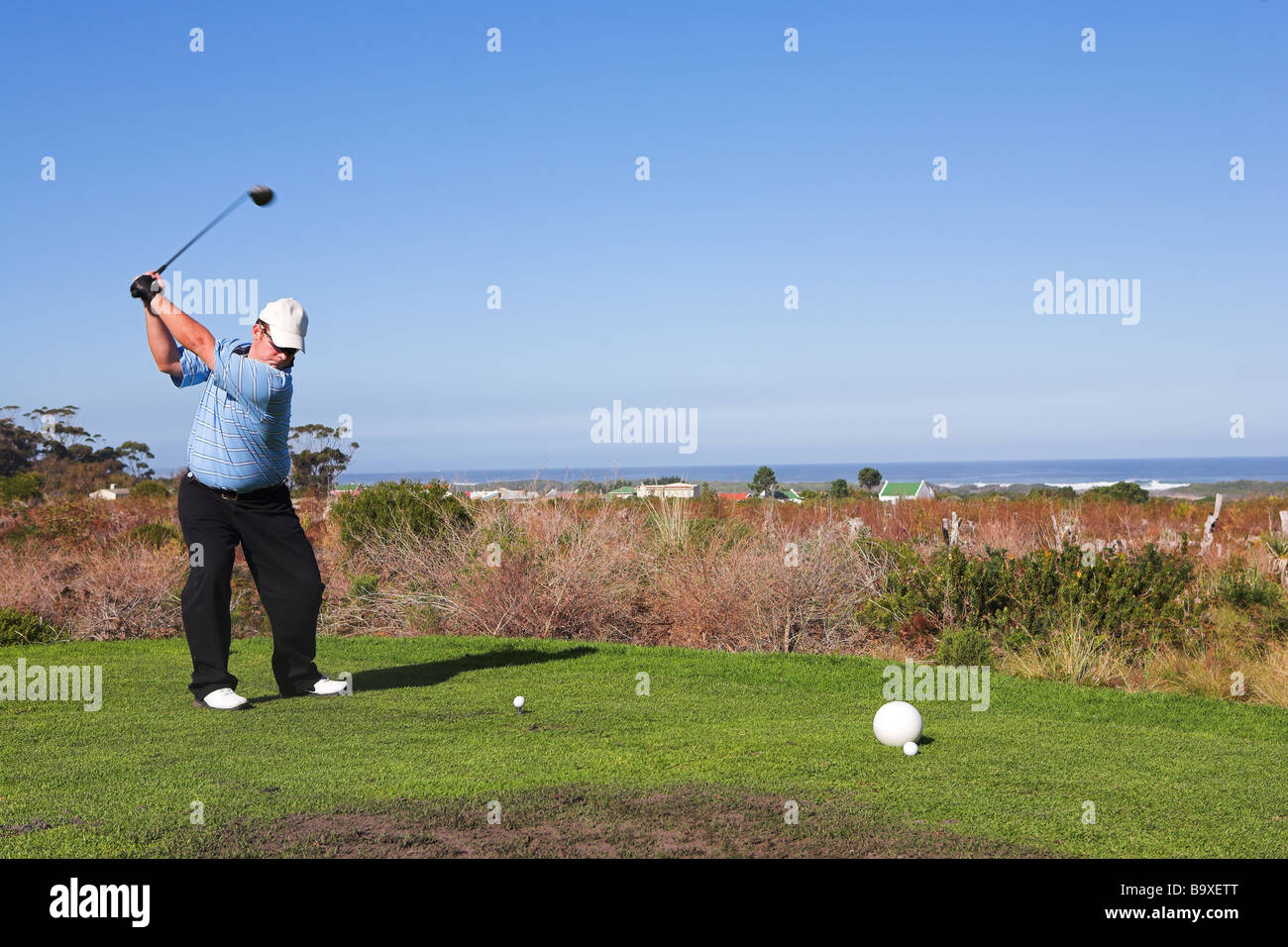 Golfball in movement hi-res stock photography and images - Alamy