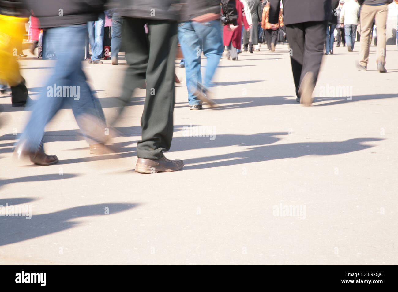Moving men crowd hi-res stock photography and images - Alamy