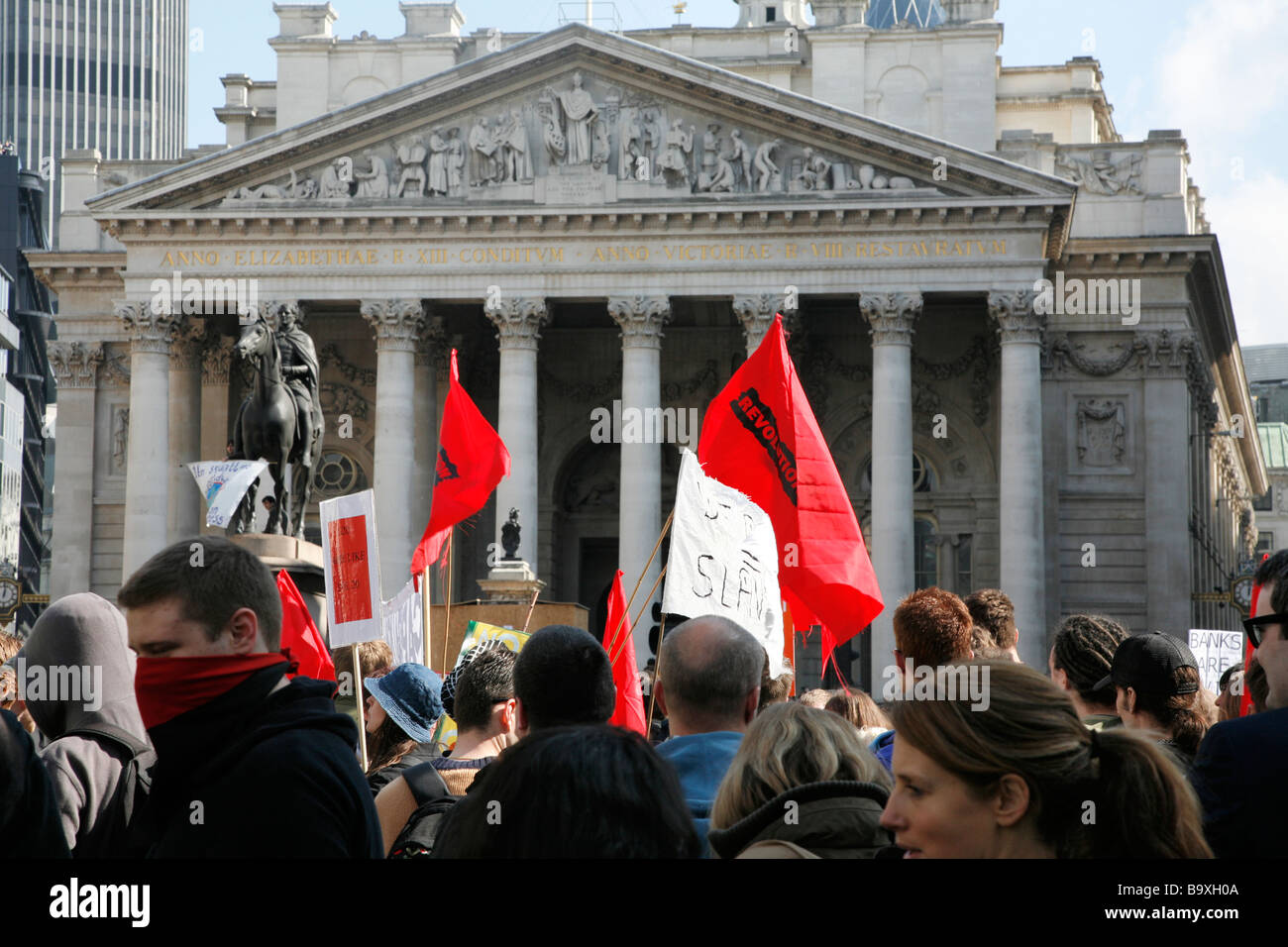 Banker outside the bank of england hi-res stock photography and images ...