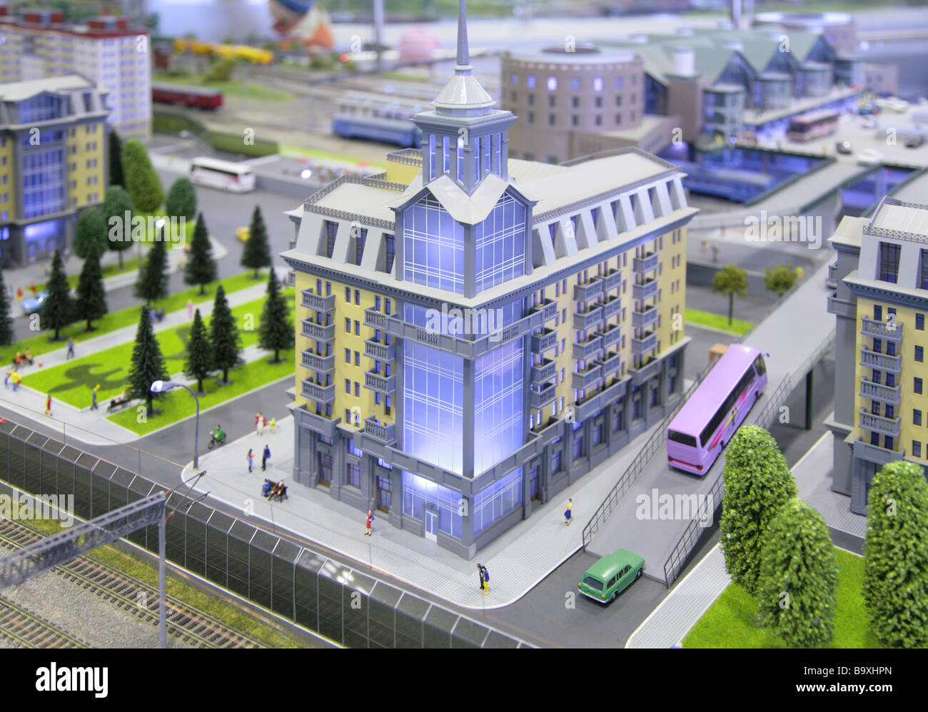 Miniaturized business hi-res stock photography and images - Alamy