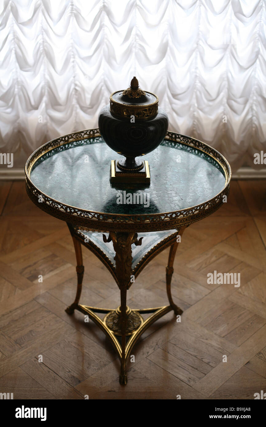 Pavlovsk museum hi-res stock photography and images - Alamy