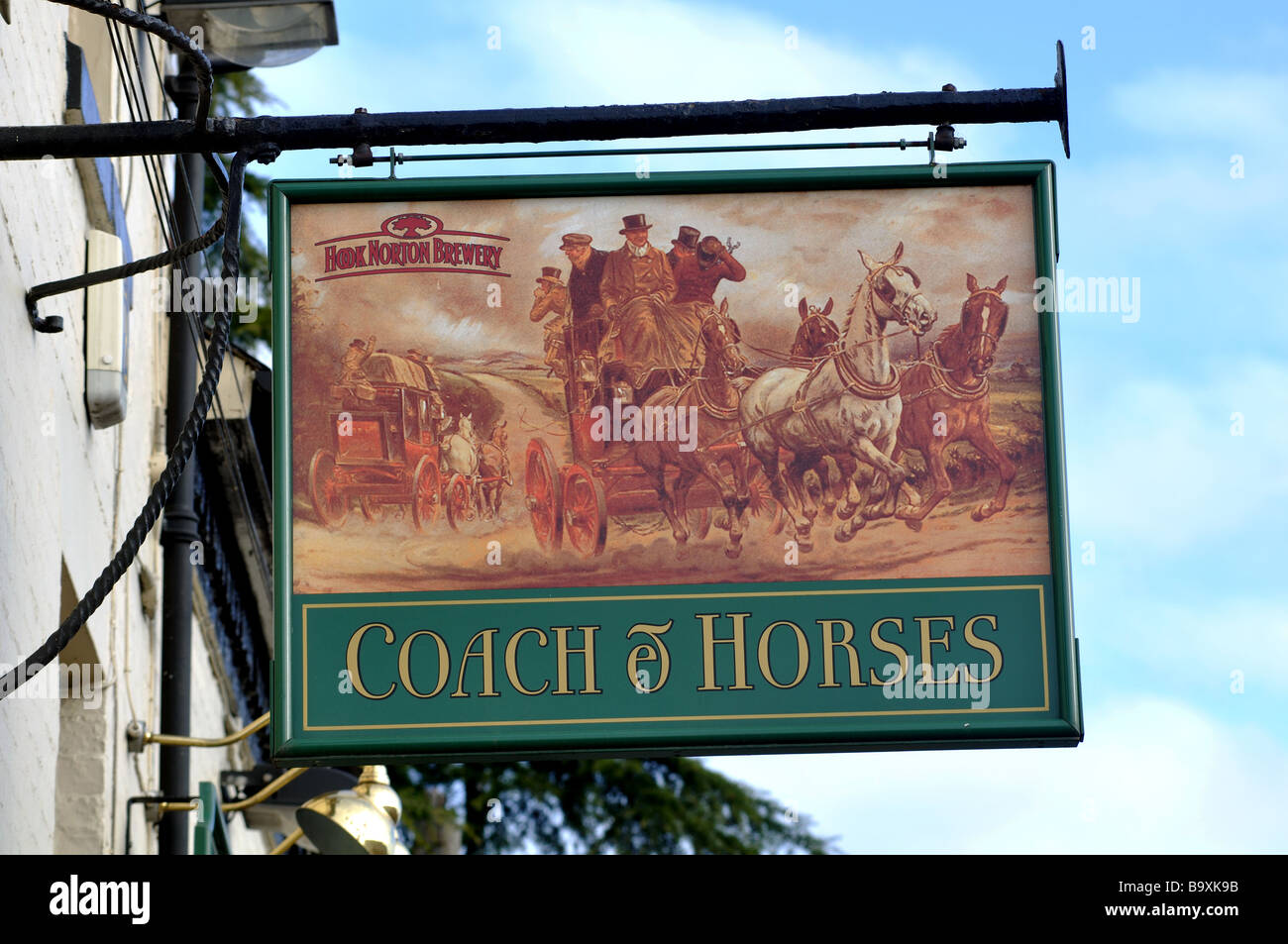Coach and horses pub sign hi-res stock photography and images - Alamy