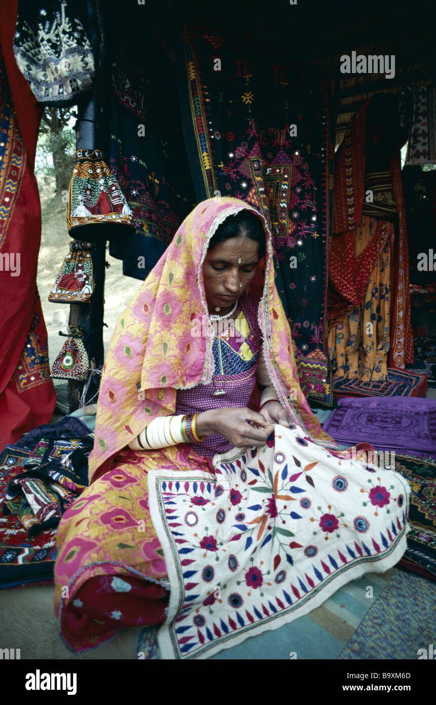 India jaipur rajasthan fabrics hi-res stock photography and images - Alamy