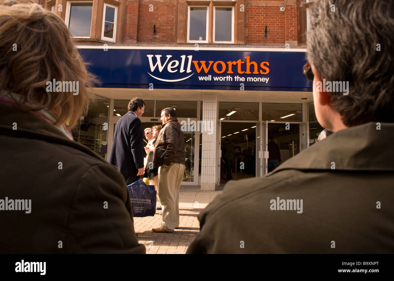 Wellworths store, South Street, Dorchester UK. Nicknamed 'Wellies' the ...