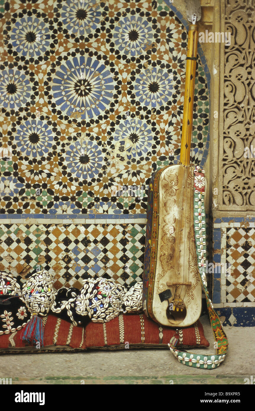 Faience tile hi-res stock photography and images - Alamy