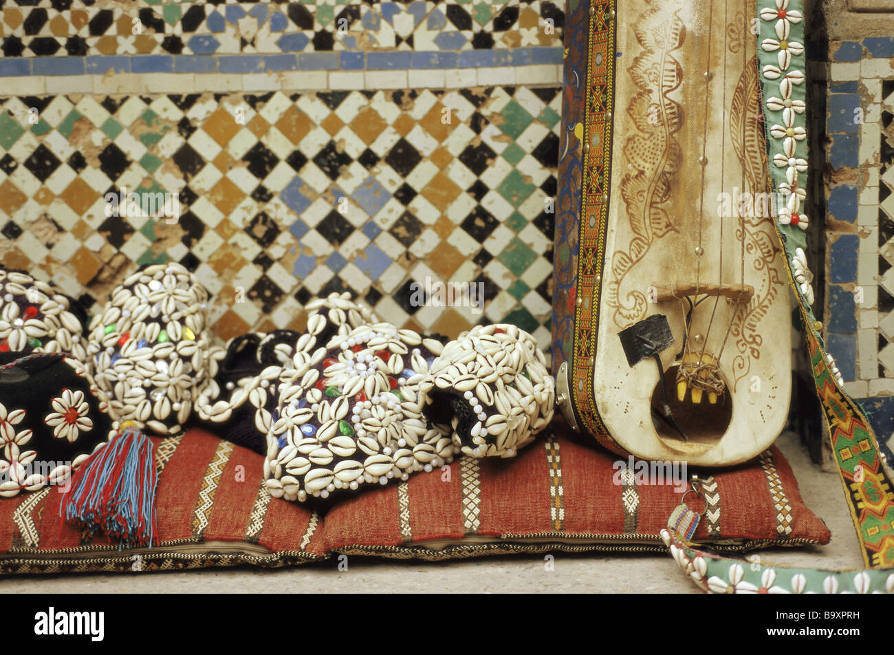 Faience tile hi-res stock photography and images - Alamy