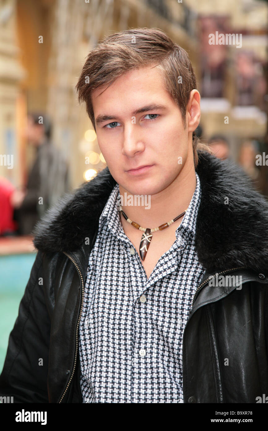 Young guy hi-res stock photography and images - Alamy