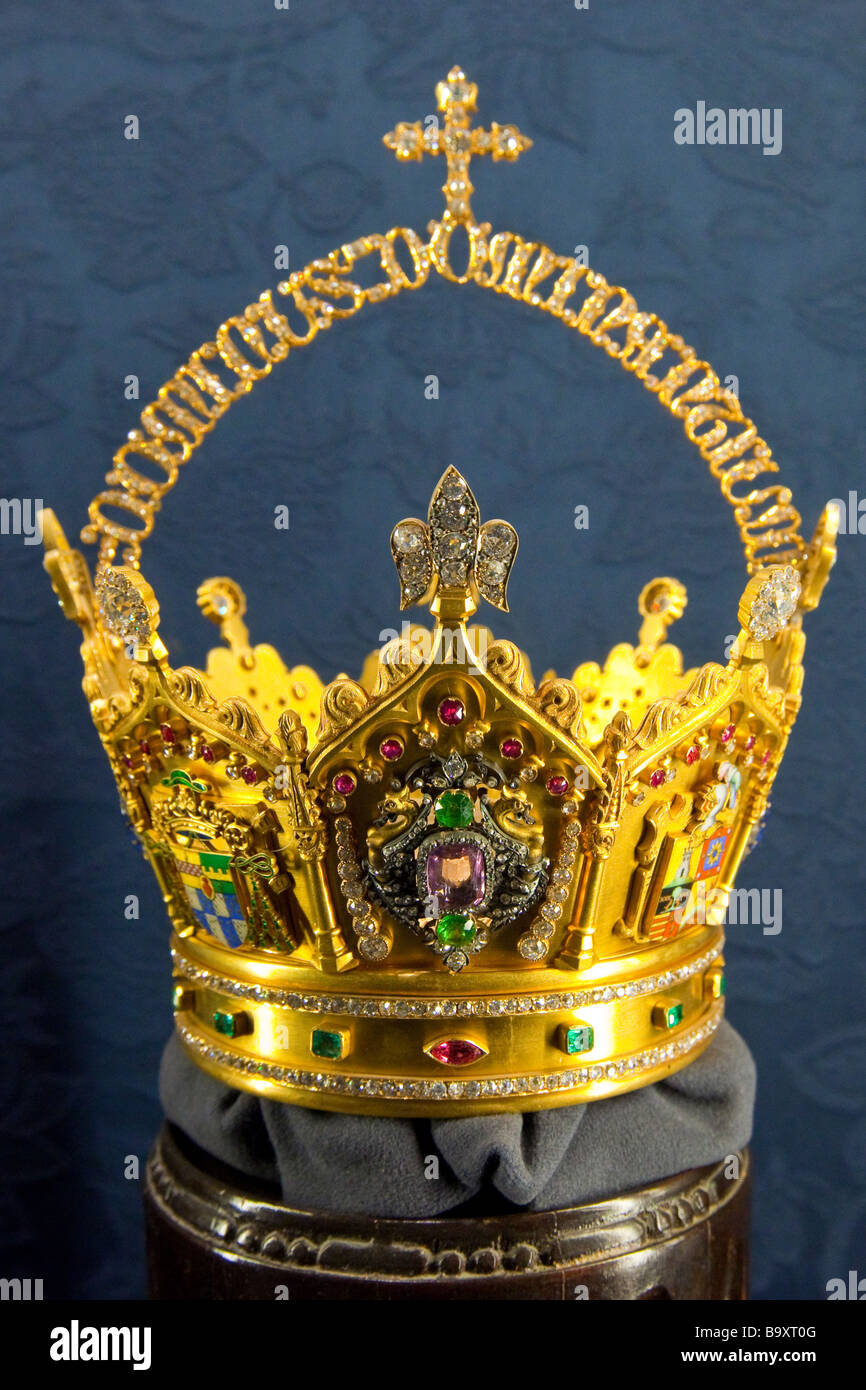 Jesus Gold Crown