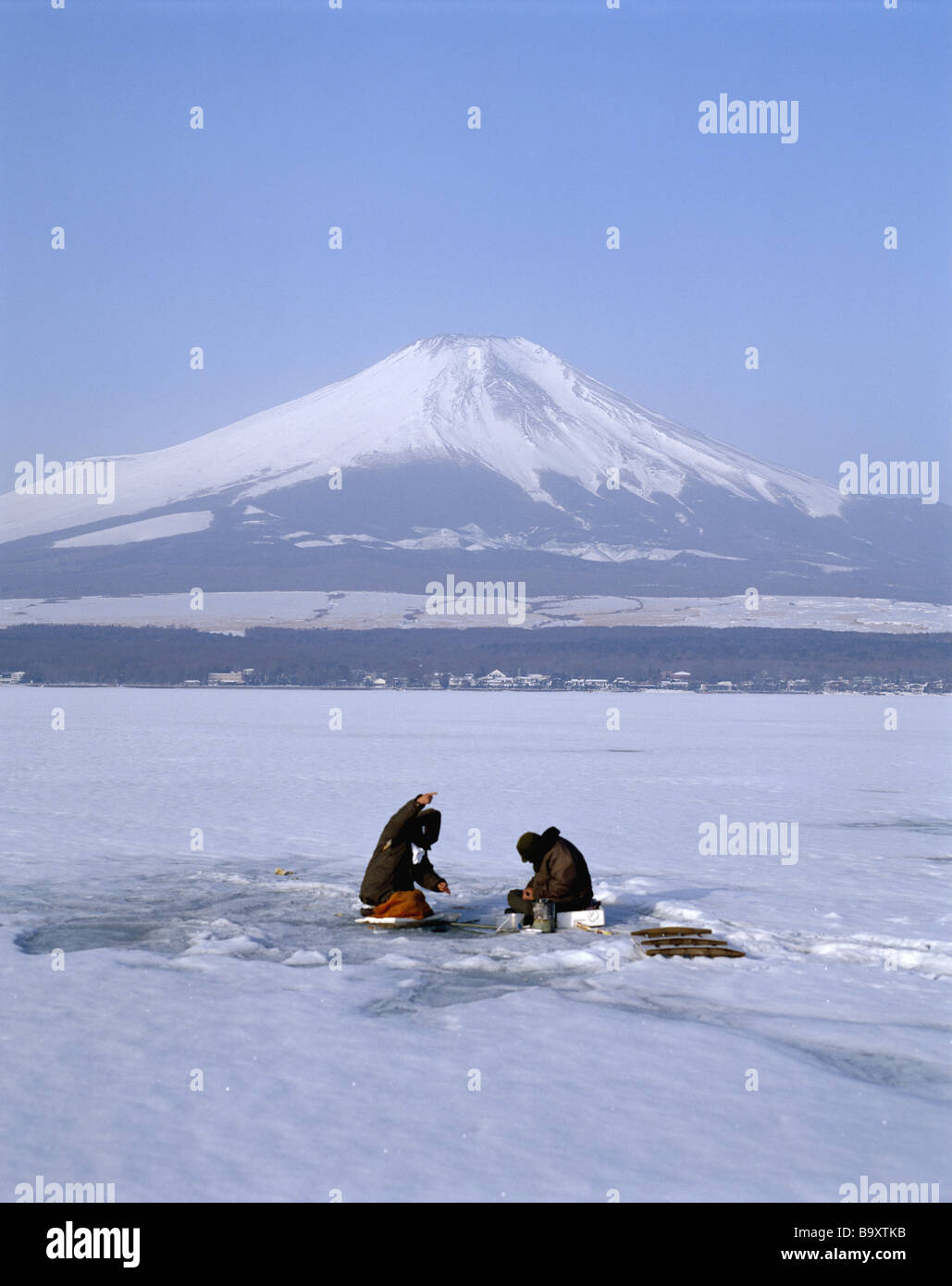 Frozen mt fuji hi-res stock photography and images - Alamy