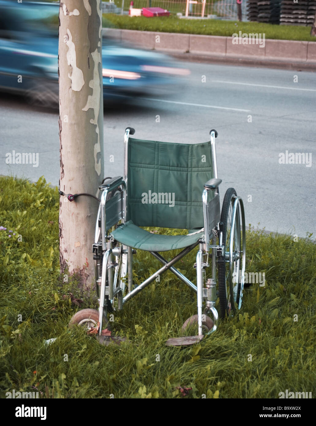 Chained to tree hi-res stock photography and images - Alamy