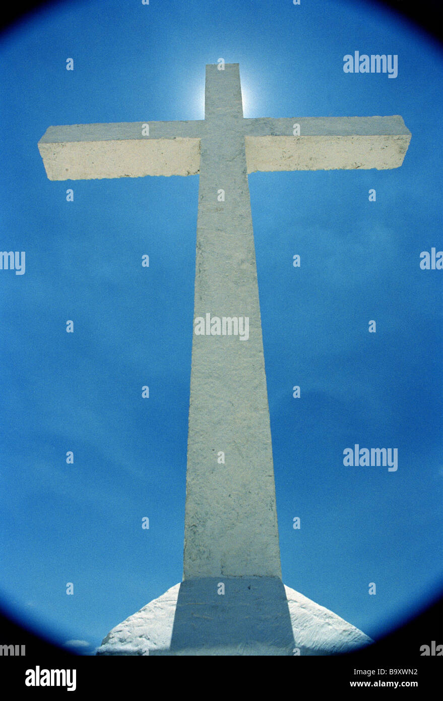 Simple plain white cross hi-res stock photography and images - Alamy
