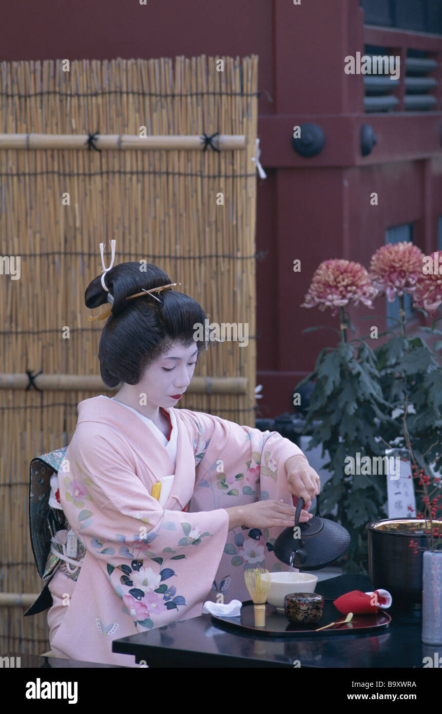 Geisha preparation hi-res stock photography and images - Alamy