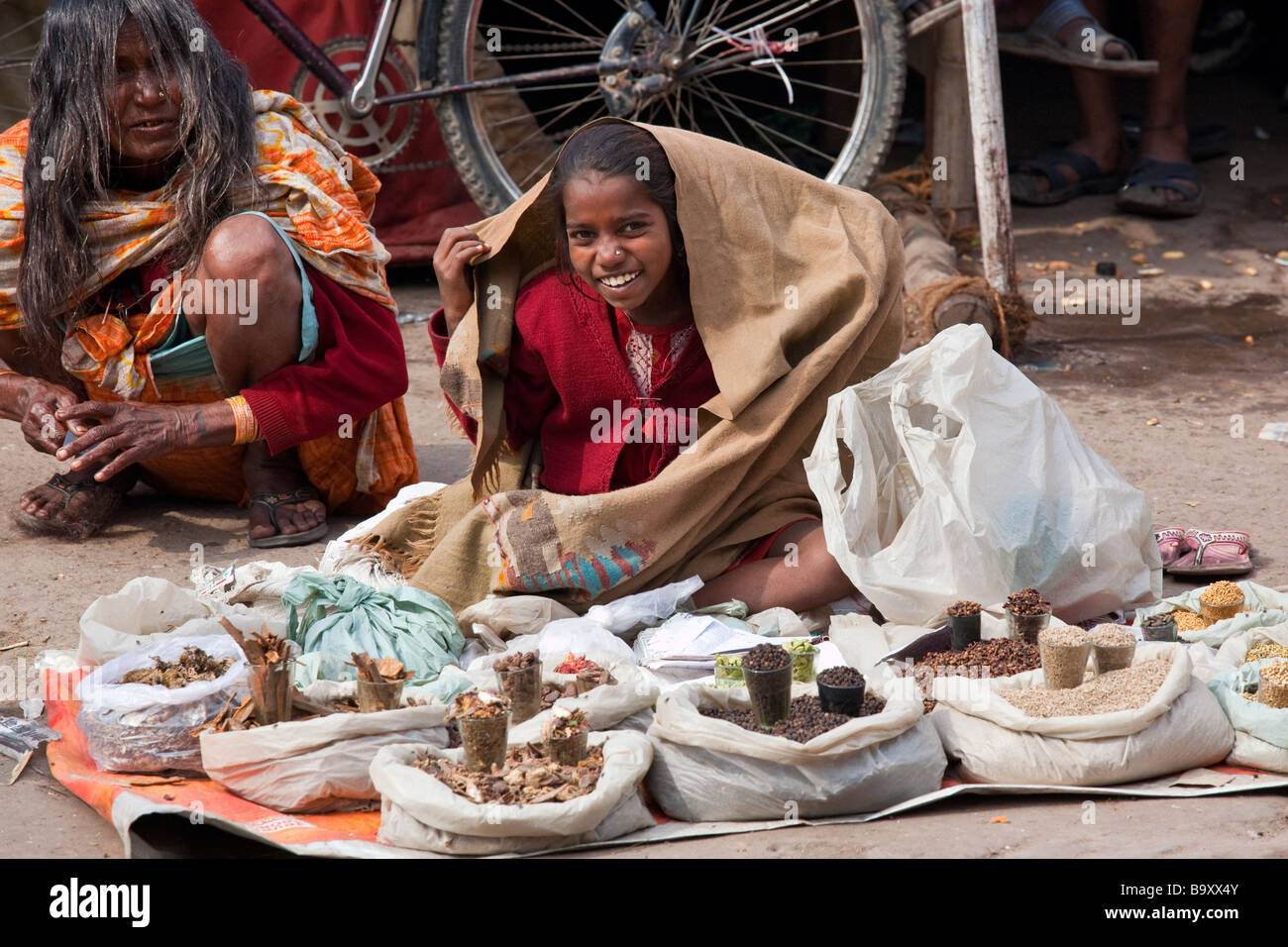 Street vendor with child india hi-res stock photography and images - Alamy