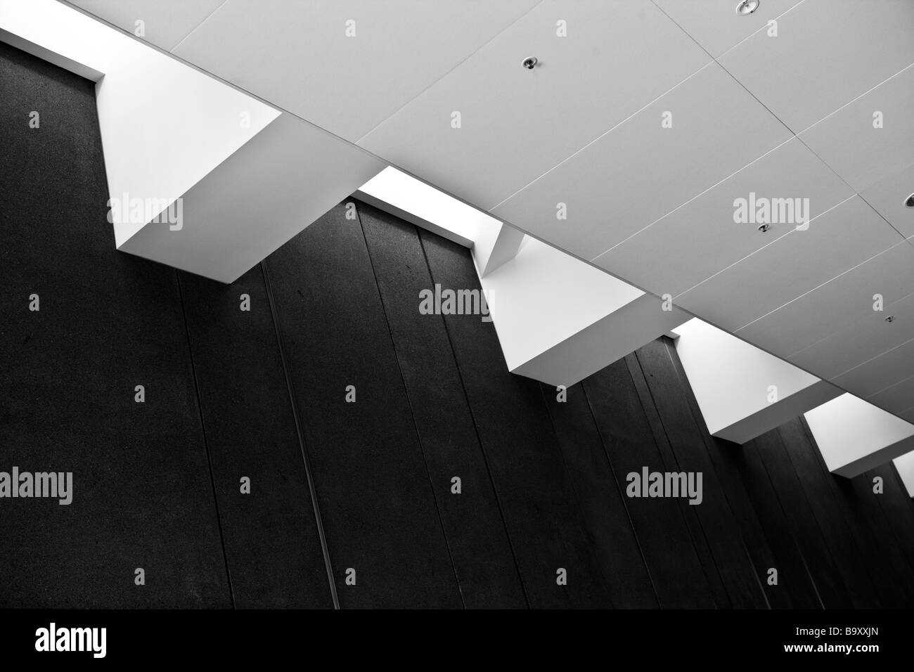 Ceiling white hi-res stock photography and images - Alamy