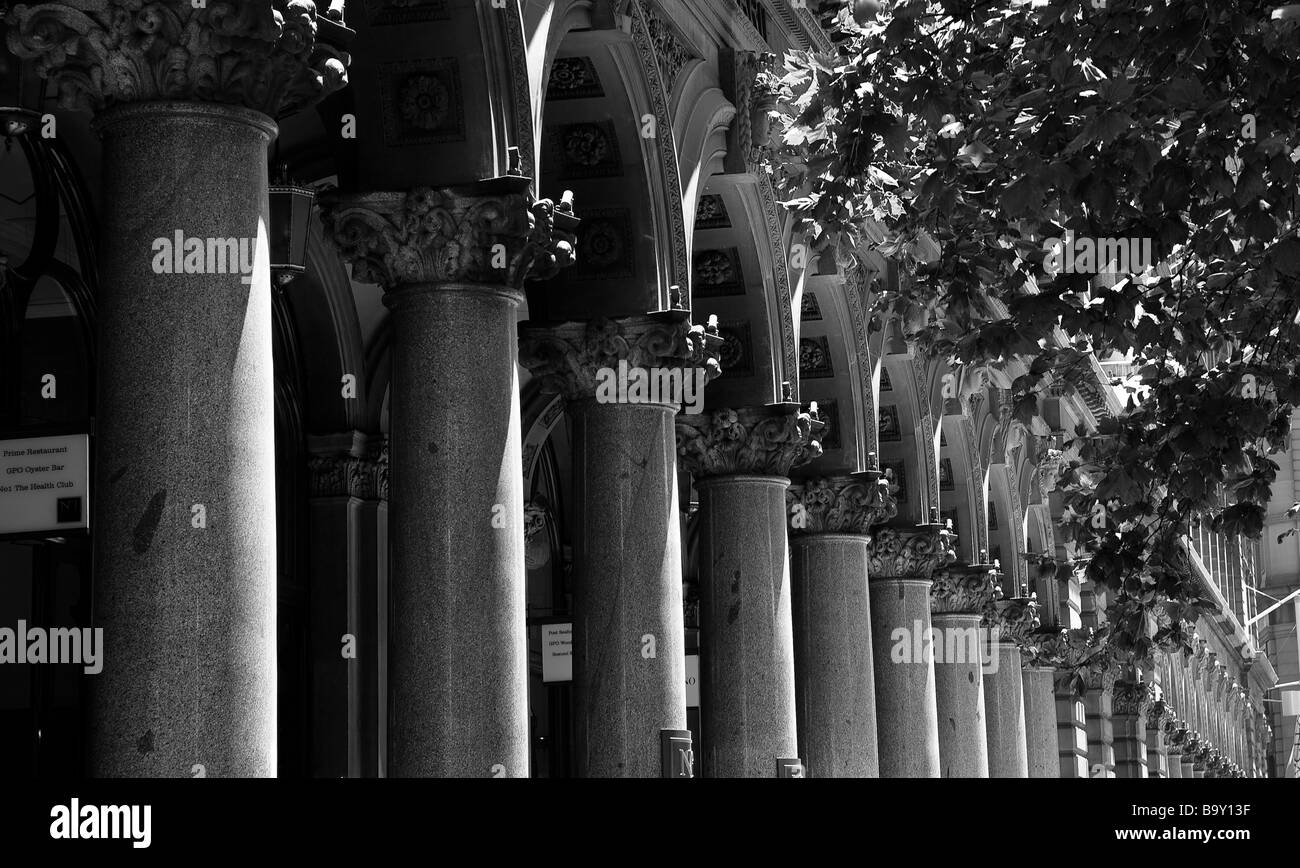 White columns building in Black and White Stock Photos & Images - Alamy