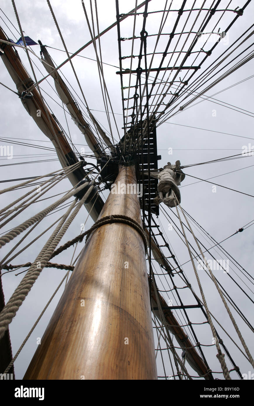 Three masted ship square rig hi-res stock photography and images - Alamy