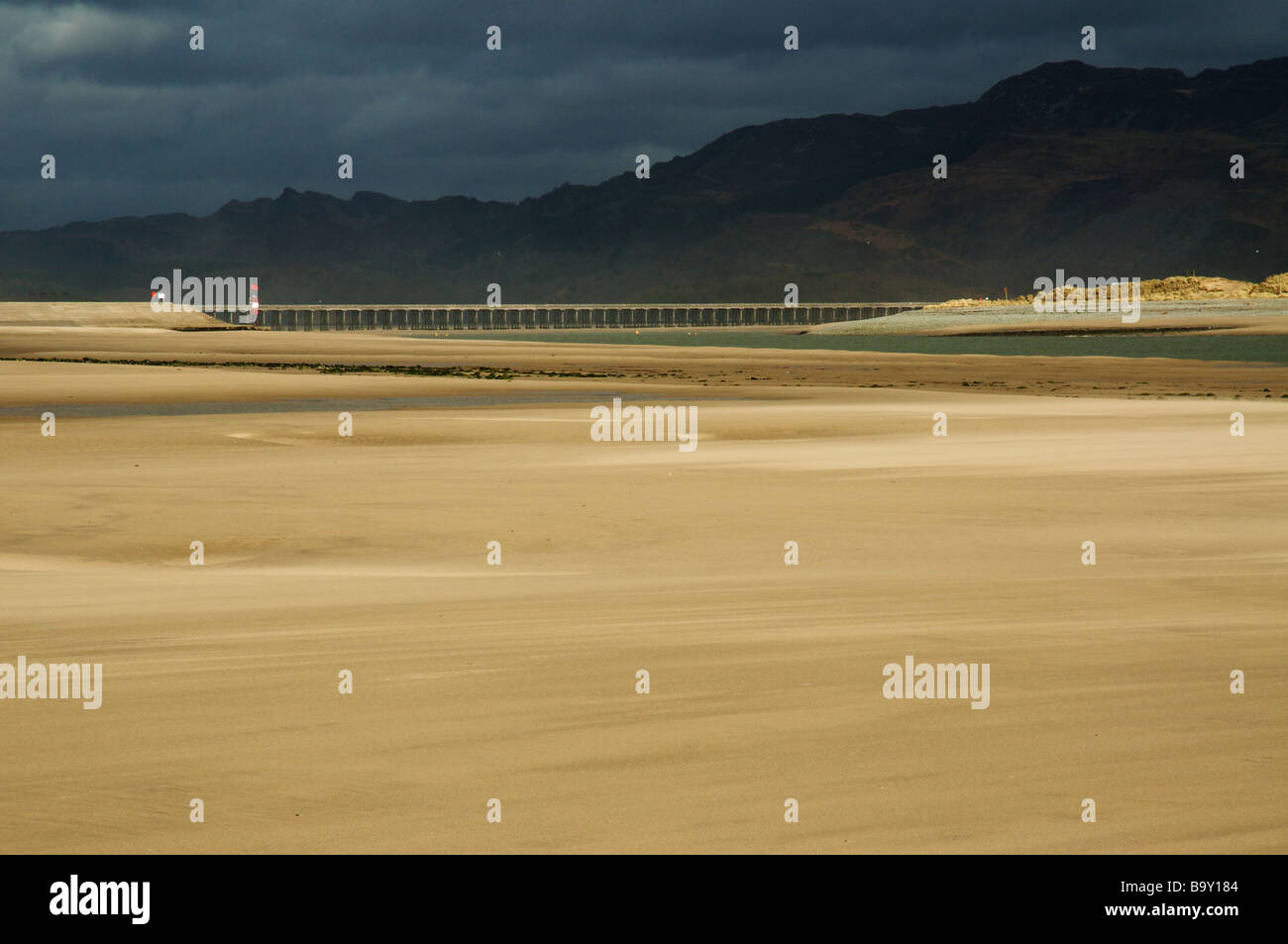 Boardwalk beach cloudy sky architecture hi-res stock photography and ...