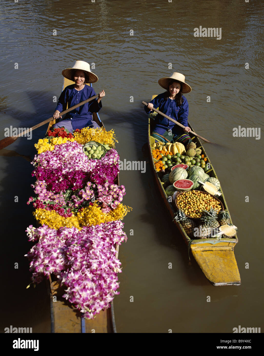 Sampans series hi-res stock photography and images - Alamy