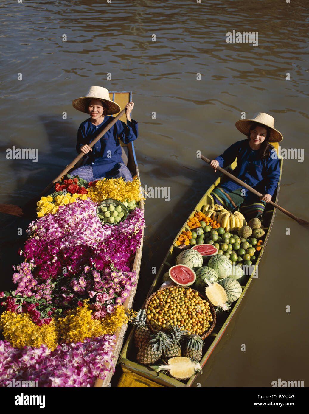 Sampans series hi-res stock photography and images - Alamy
