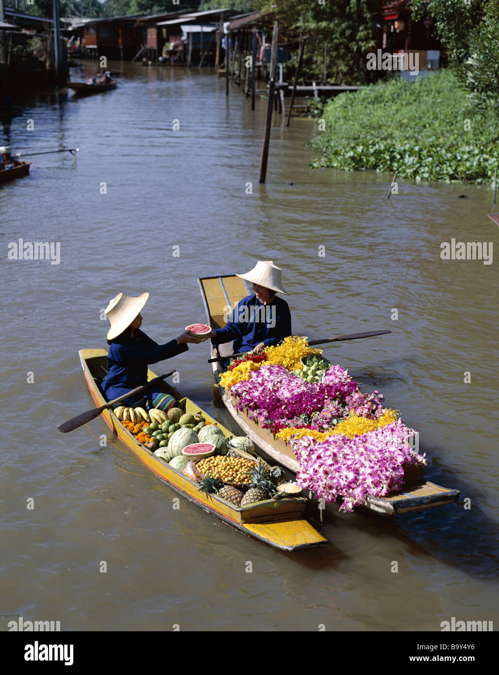 Sampans series hi-res stock photography and images - Alamy