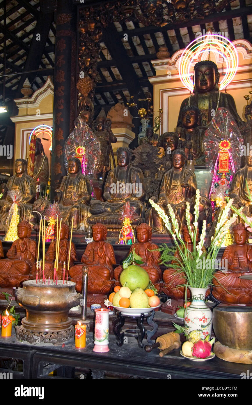 Buddha ho chi minh temple hi-res stock photography and images - Alamy