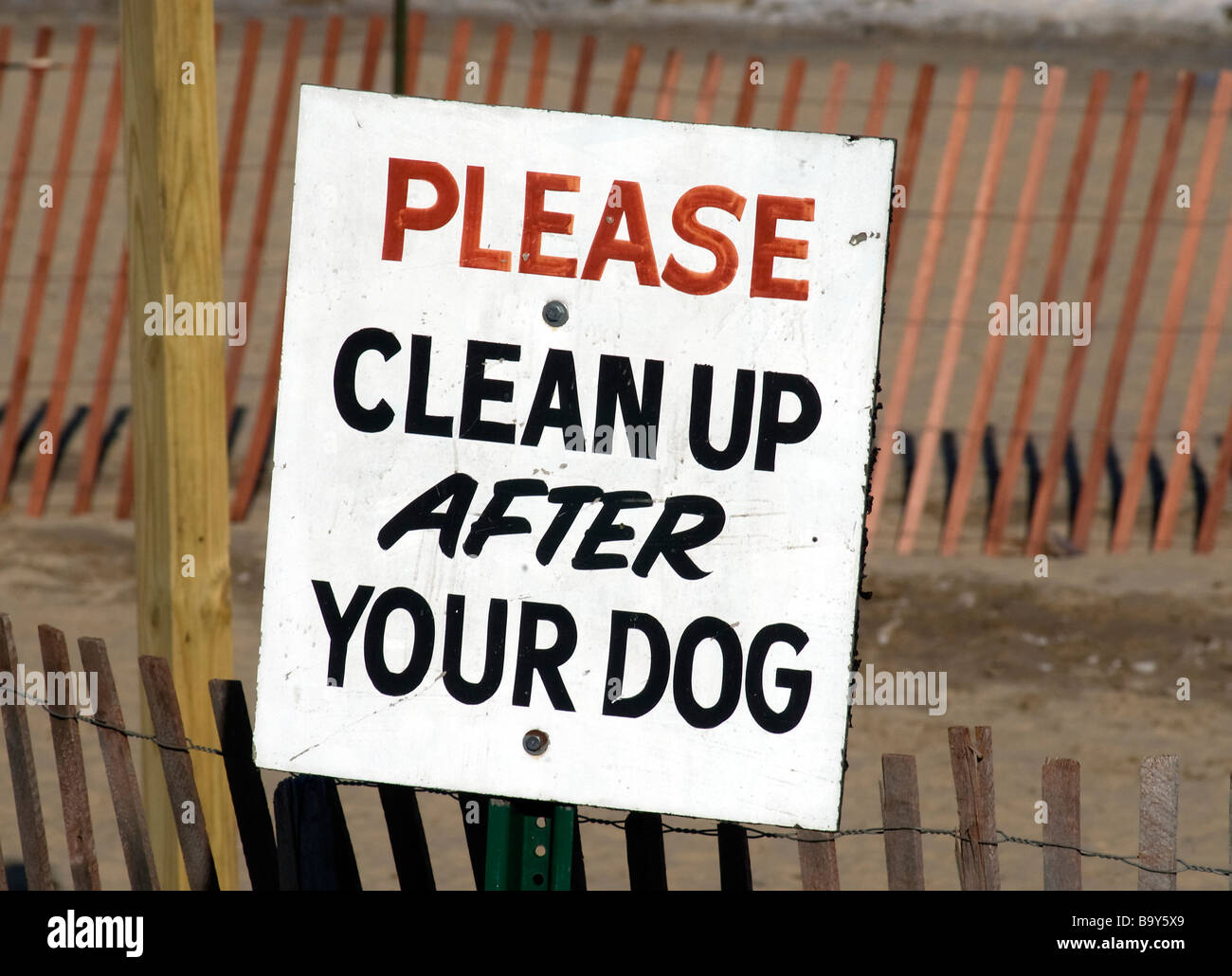 Sign "Please Clean Up After Your Dog Stock Photo - Alamy