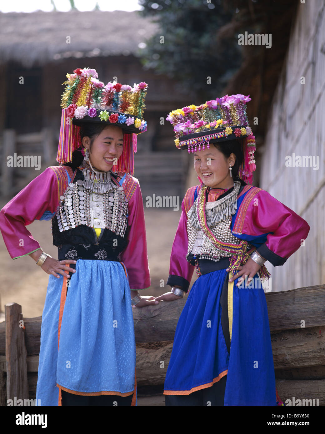 Lisu mountain tribe hi-res stock photography and images - Alamy