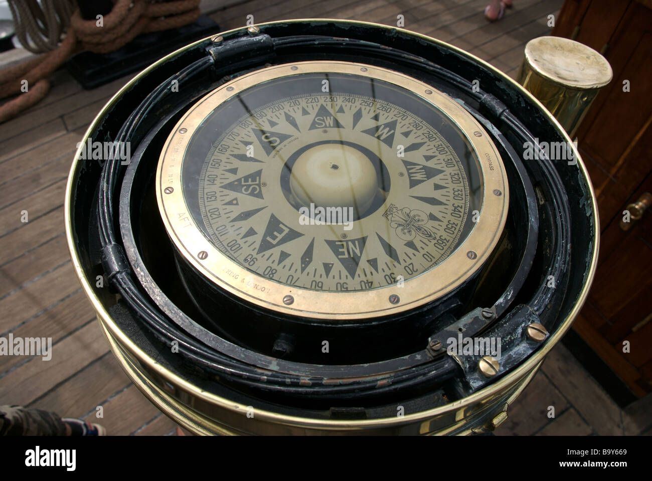 Binnacle compass hi-res stock photography and images - Alamy
