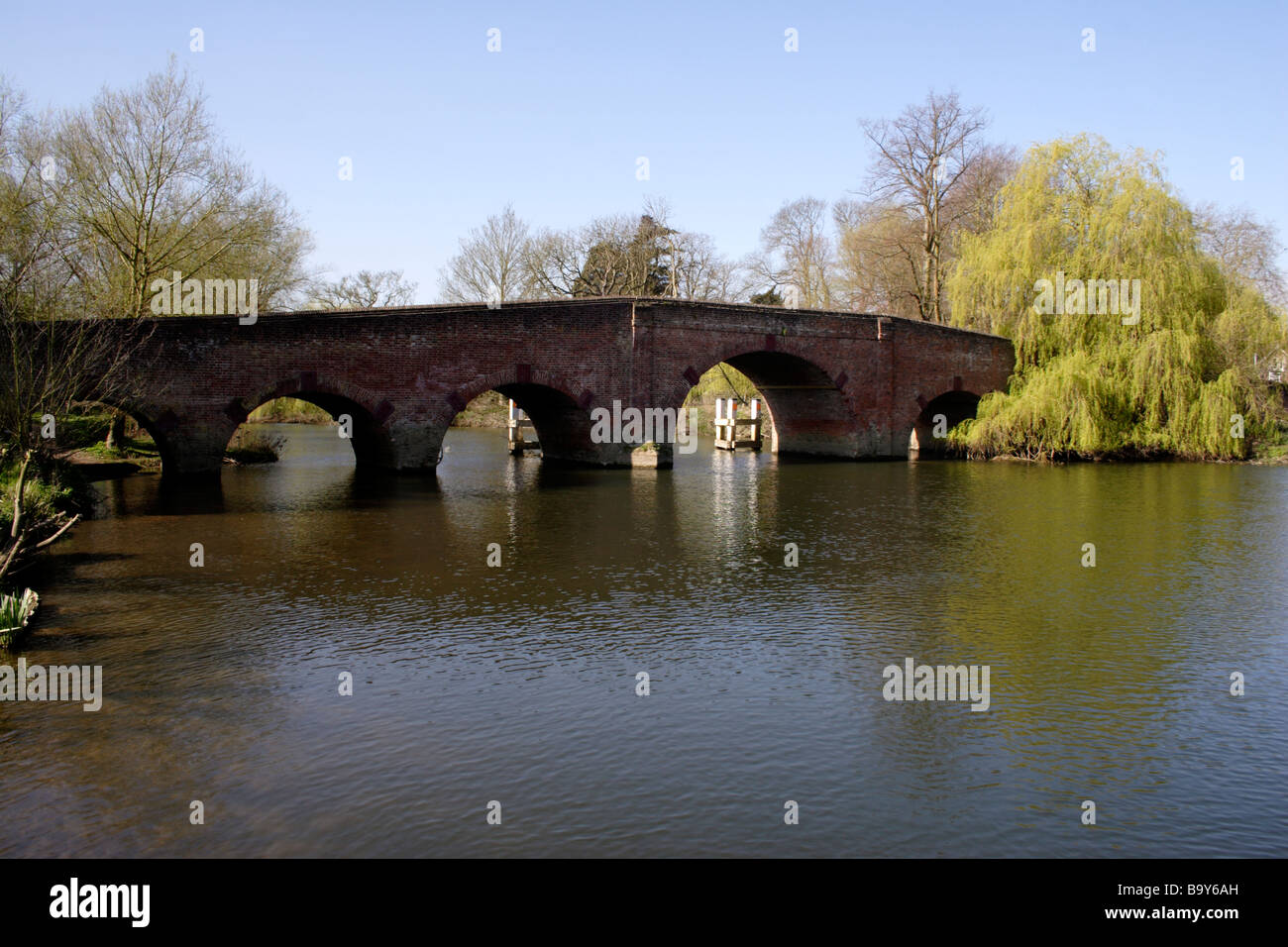 Sonning bridge hi-res stock photography and images - Alamy