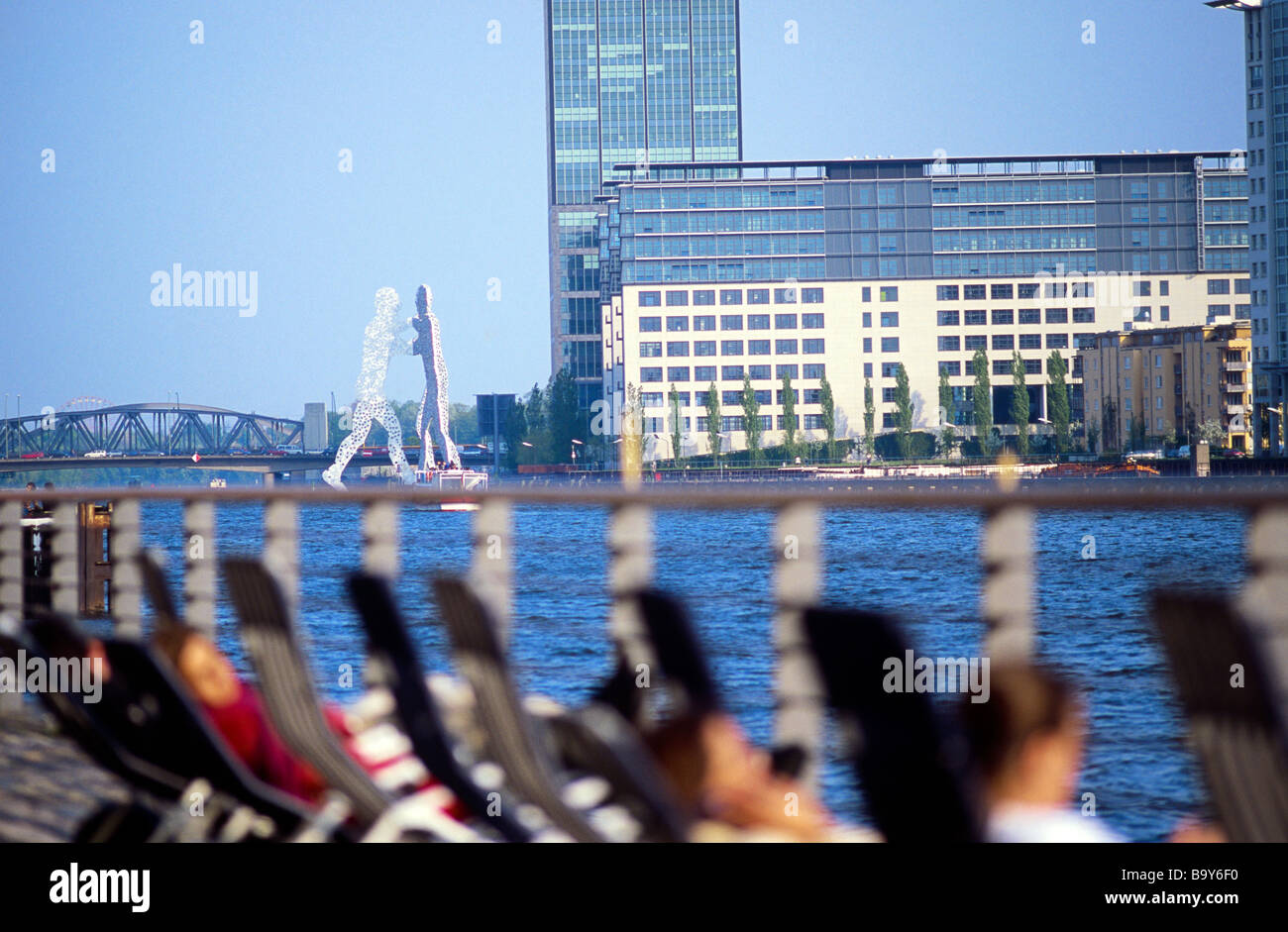 Wasserstatue molecule man hi-res stock photography and images - Alamy