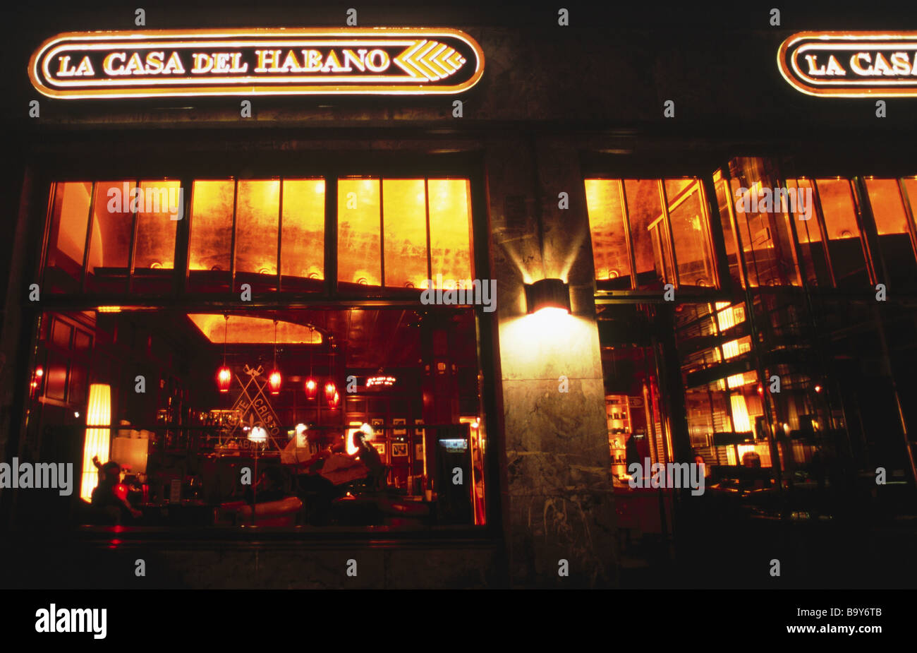 Casa del habano hi-res stock photography and images - Alamy