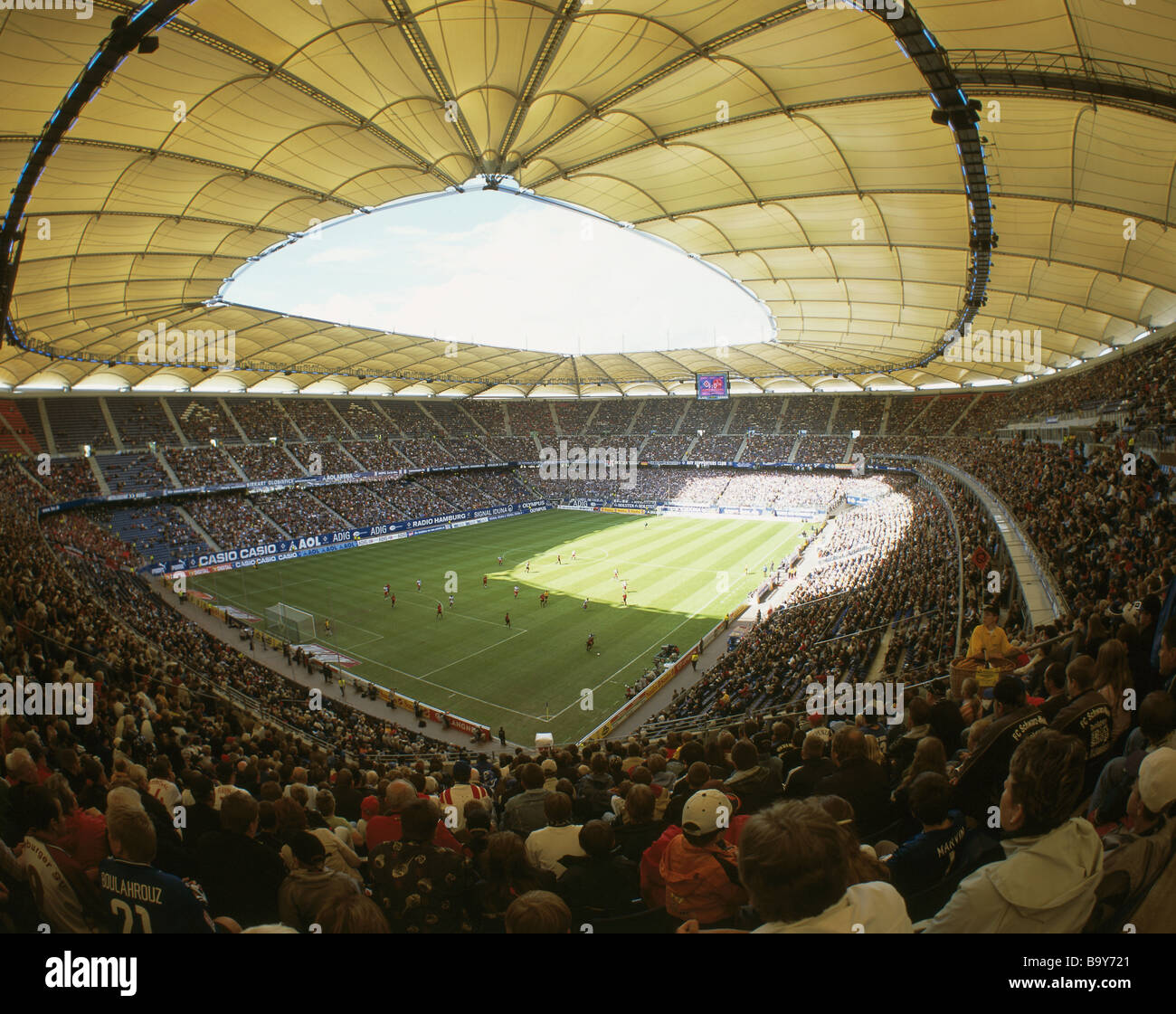 Hsh nordbank arena hi-res stock photography and images - Alamy