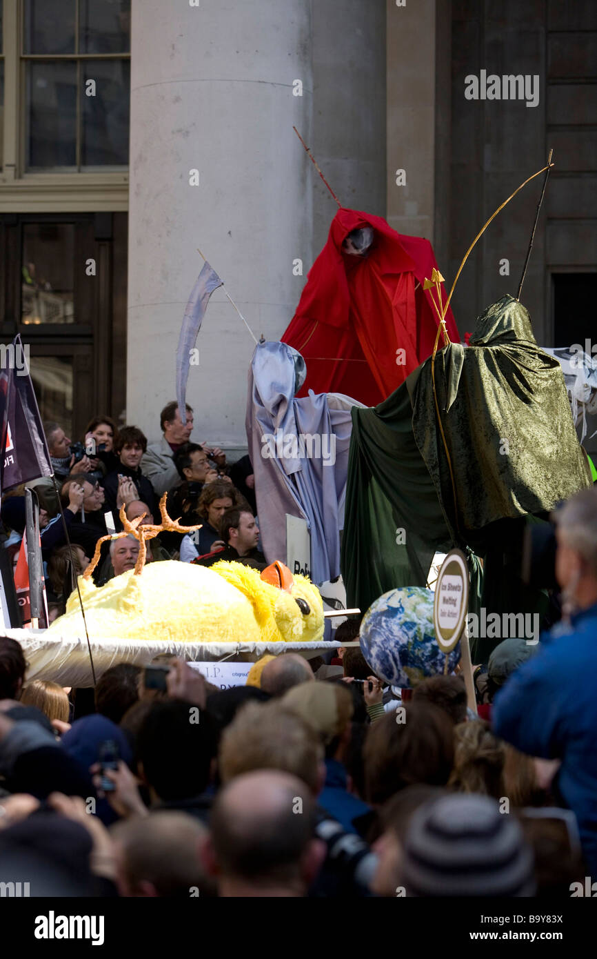 Dead canary hi-res stock photography and images - Alamy