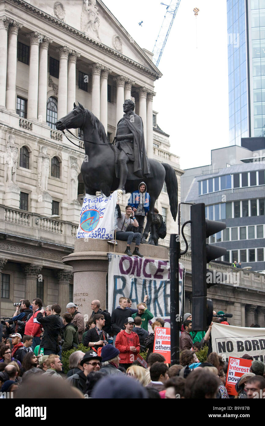 Banker bank meltdown hi-res stock photography and images - Alamy