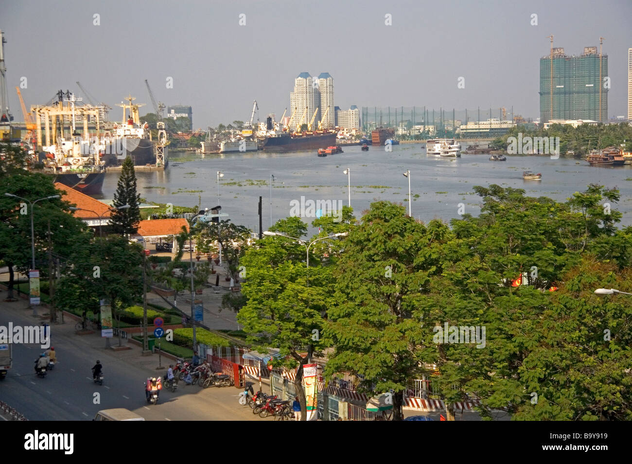 Vietnam river crossing hi-res stock photography and images - Alamy