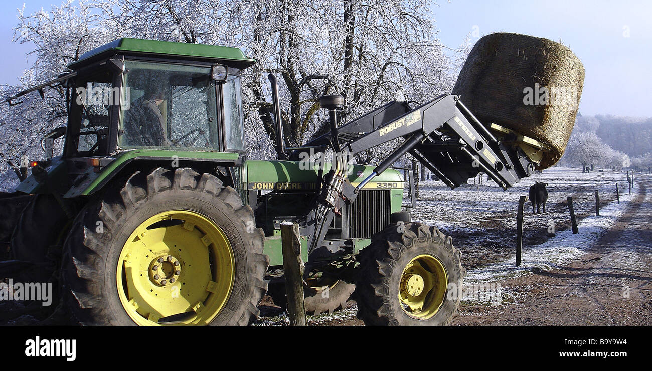 Hay hauler hi-res stock photography and images - Alamy