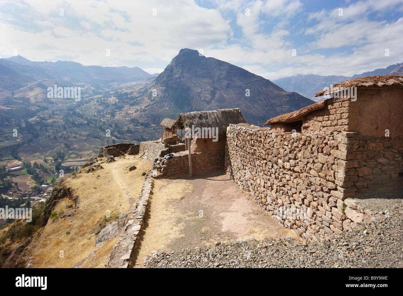 inca ruins at pisac peru Stock Photo - Alamy
