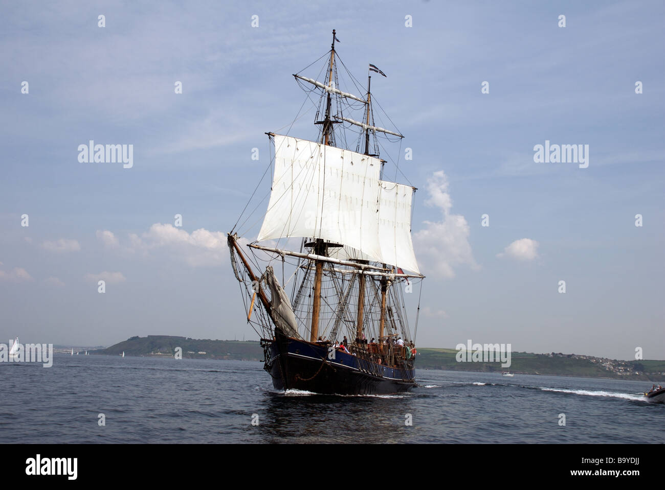 Three masted ship square rig hi-res stock photography and images - Alamy