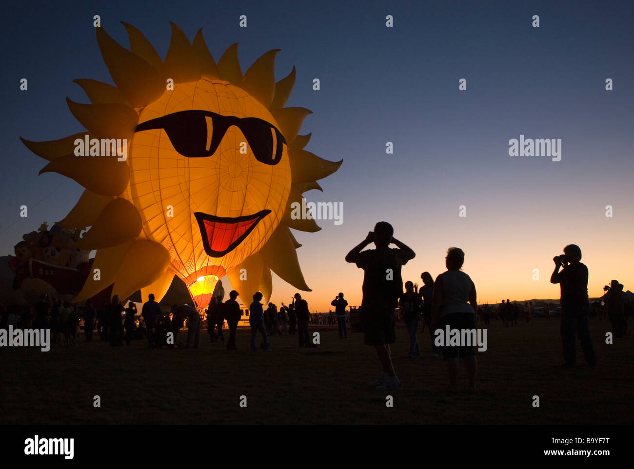 The Special Shapes Balloon Glow at the Albuquerque International ...