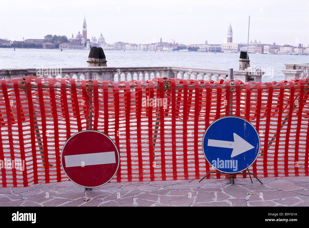Right hand rail hi-res stock photography and images - Alamy