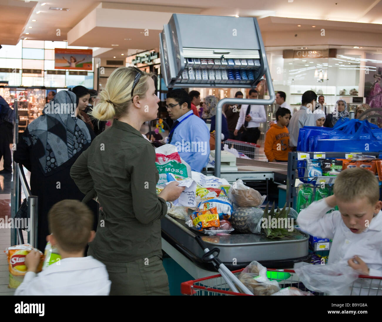 checkout counter, Carrefour supermarket, Ciy Center Mall, Cairo, Egypt ...