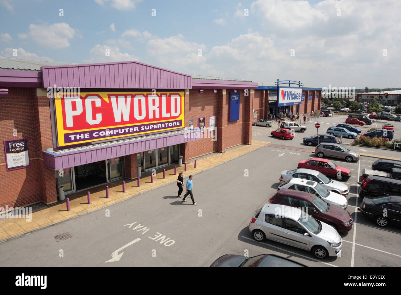 PC World store, Albion Mills Retail Park, Wakefield Stock Photo - Alamy