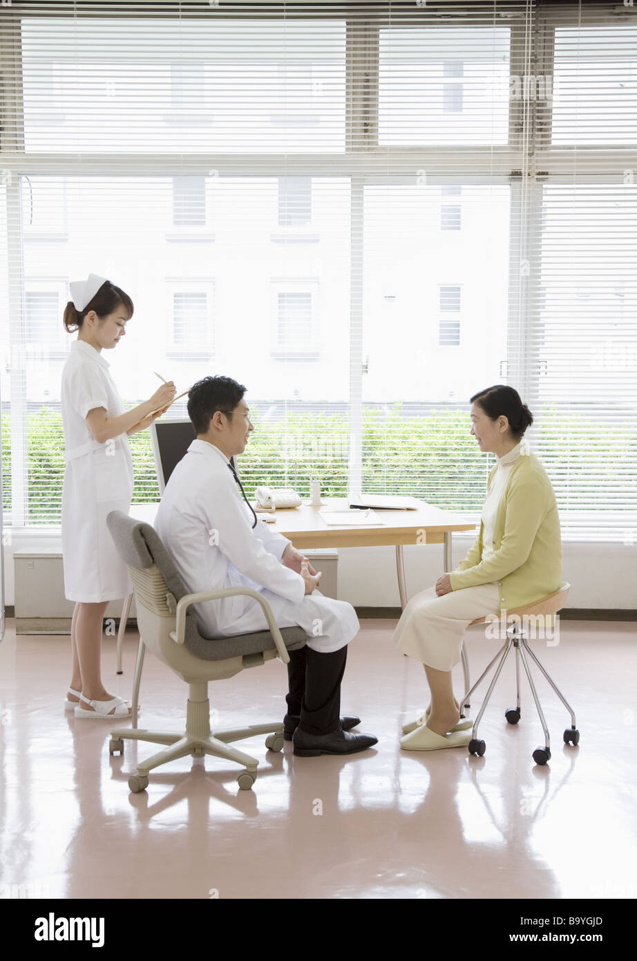 Medical examination by interview Stock Photo - Alamy