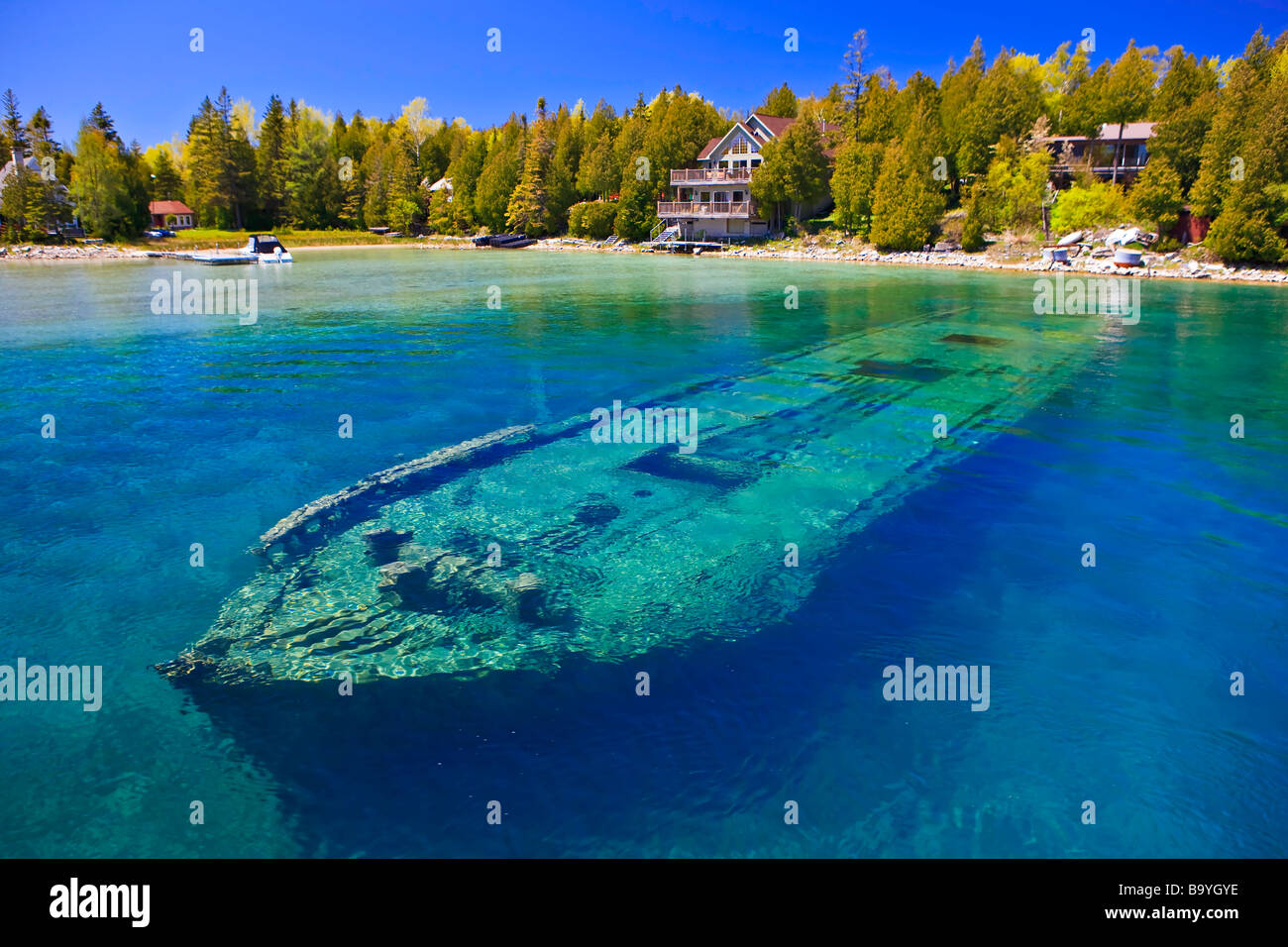 Shipwreck in lake ontario canada hi-res stock photography and images ...