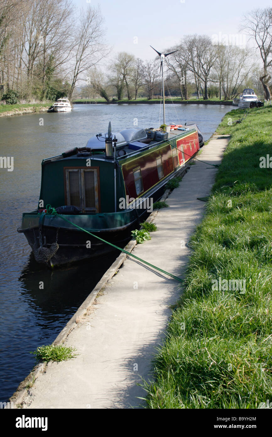 Houseboat river thames hi-res stock photography and images - Alamy