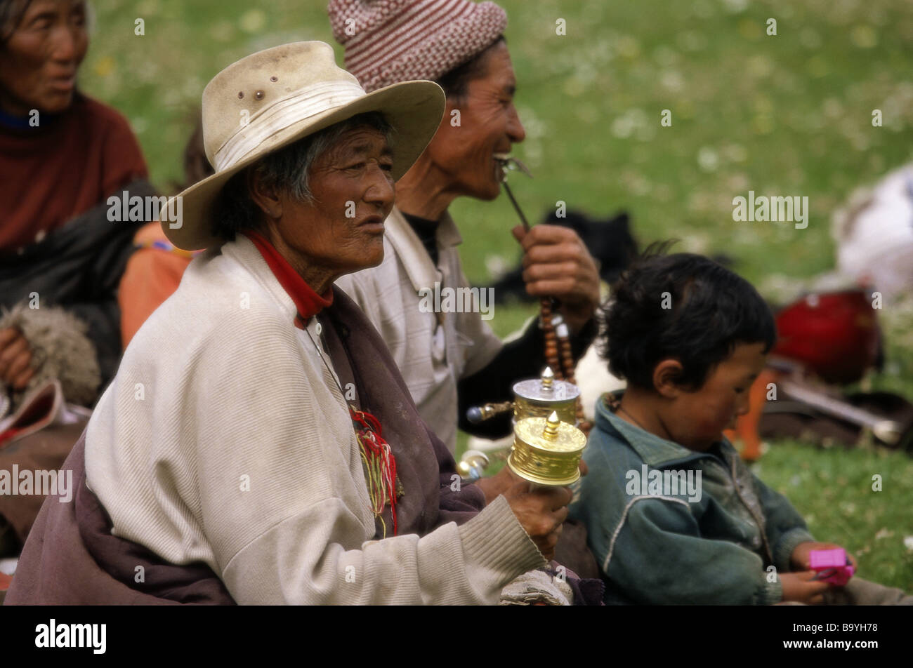 Chinese boy profile hi-res stock photography and images - Alamy