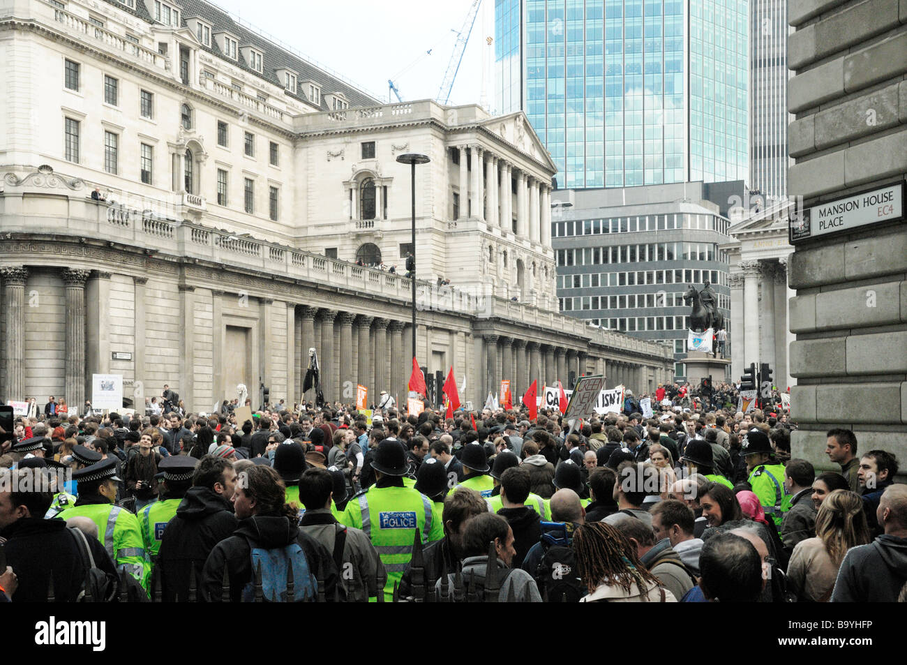 Protest crowd police hi-res stock photography and images - Alamy