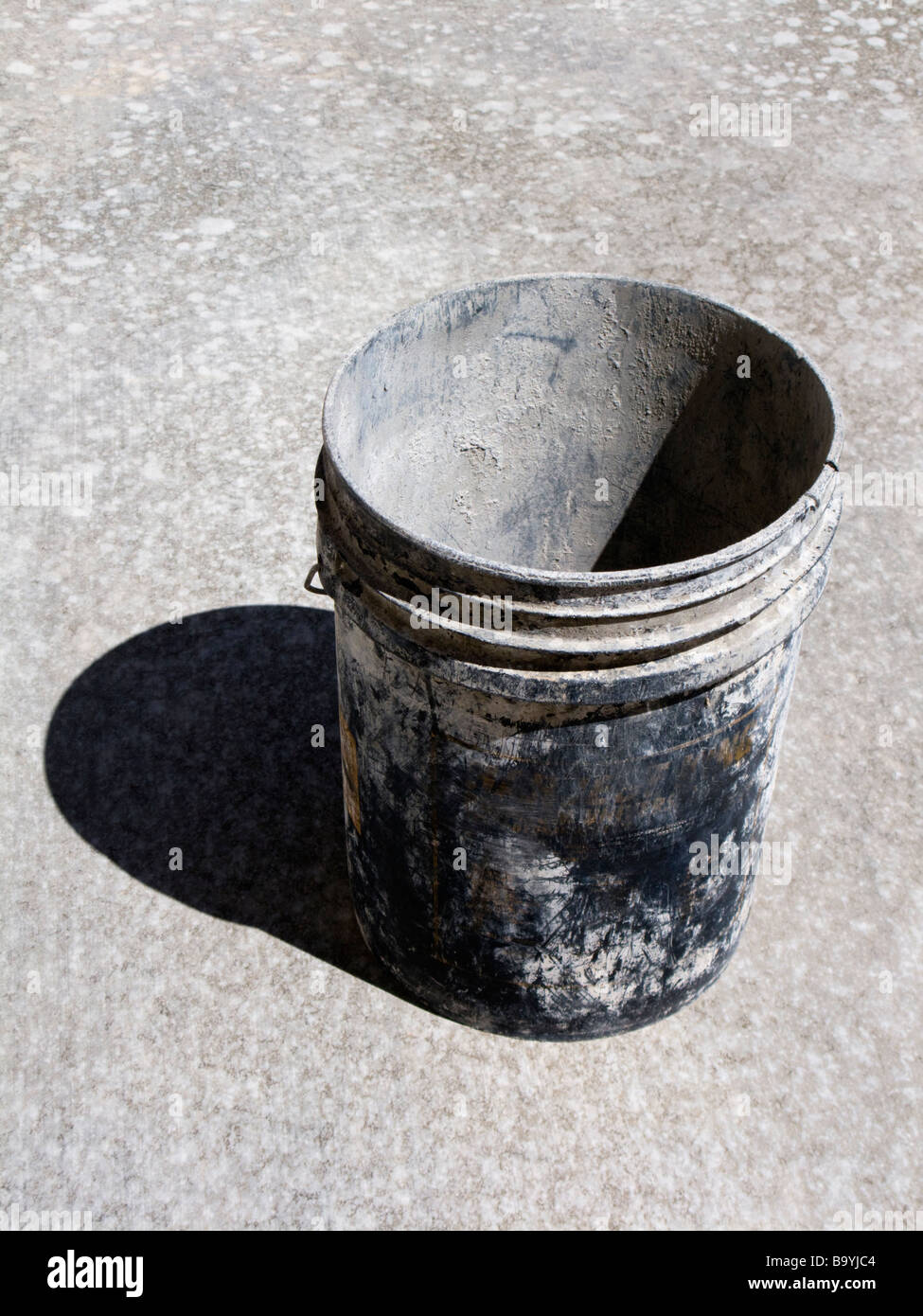 Empty bucket hi-res stock photography and images - Alamy