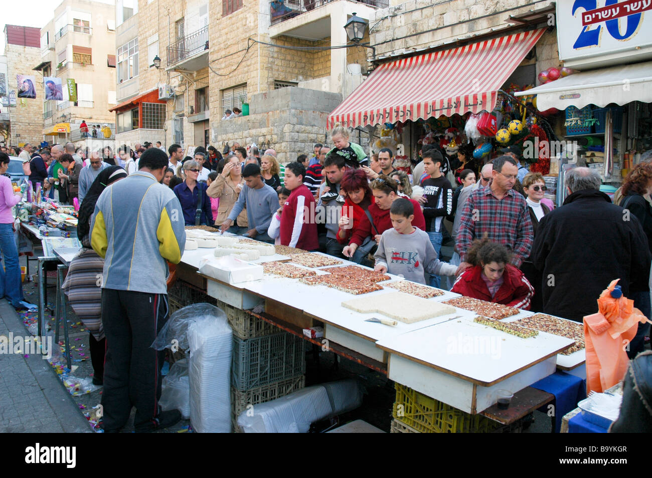 stand selling sweets Stock Photo - Alamy