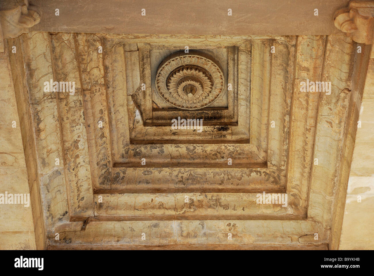 Dome temple hi-res stock photography and images - Alamy